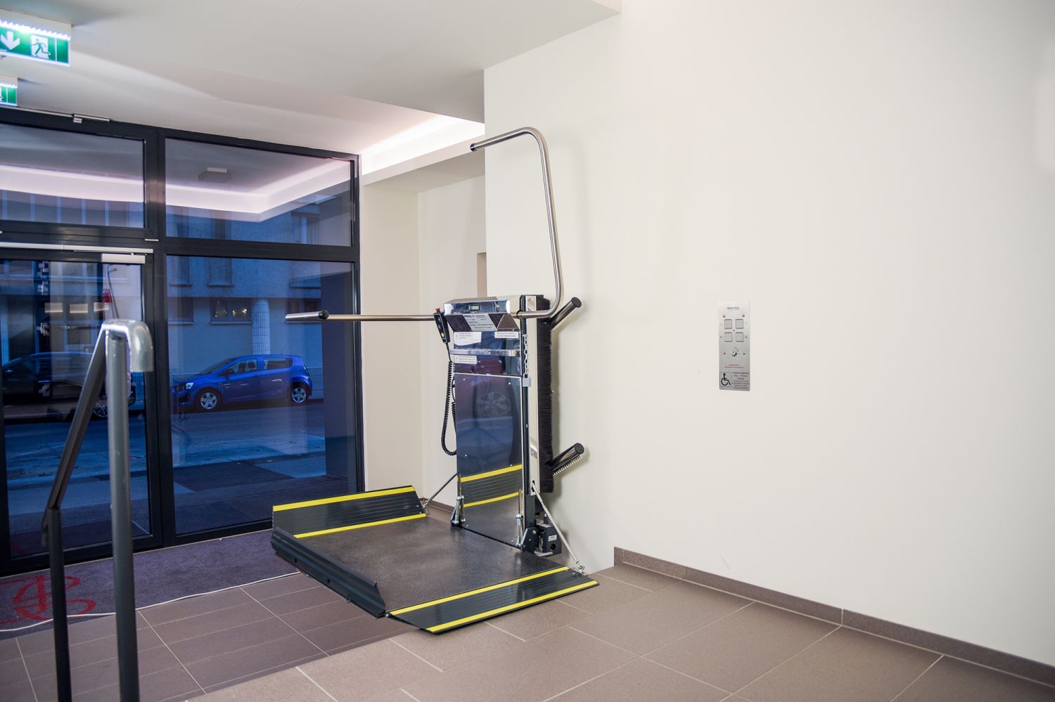 Lehner Plattformlifte - B.MOBIL Berndt Mobilitätsprodukte GmbH