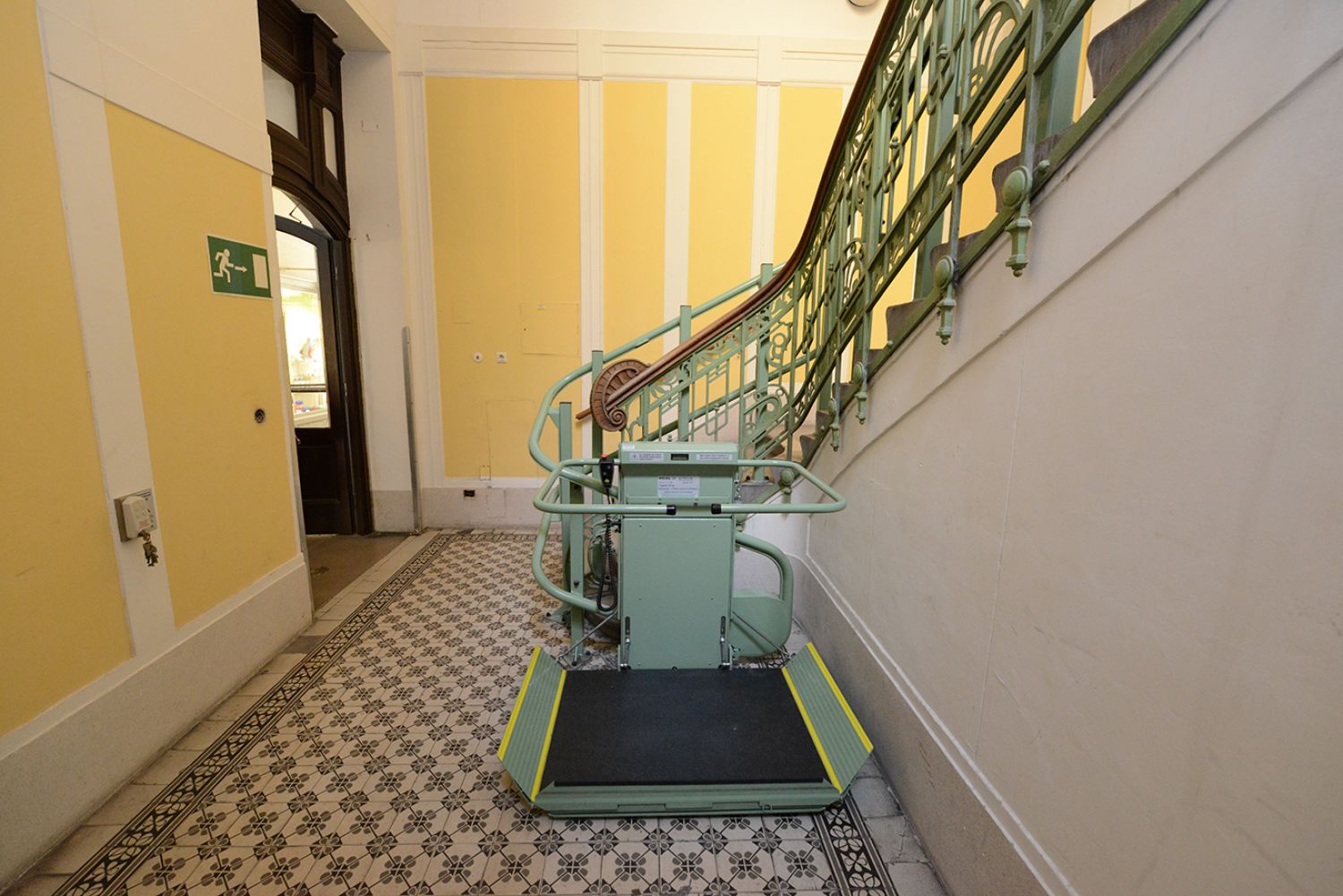 Lehner Plattformlifte - B.MOBIL Berndt Mobilitätsprodukte GmbH