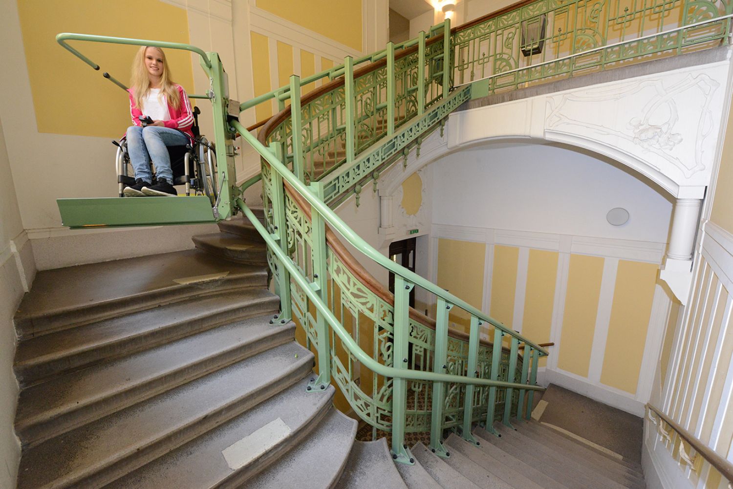 Lehner Plattformlifte - B.MOBIL Berndt Mobilitätsprodukte GmbH