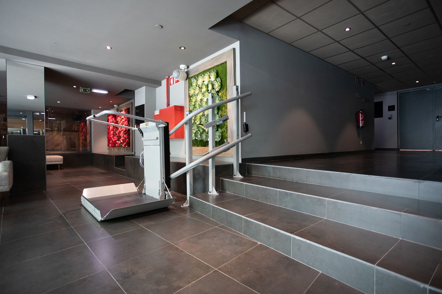 Lehner Plattformlifte - B.MOBIL Berndt Mobilitätsprodukte GmbH